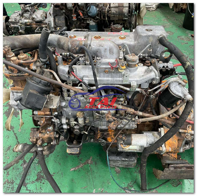 Nissan Atlas FD42 FD46 FD46 Turbo Engine Assembly With 2WD Manual Gearbox