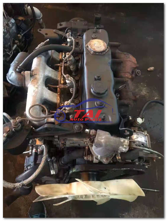 NPR 4BD1 Isuzu Turbo Diesel 3.9L Engine Assembly With Gear Box