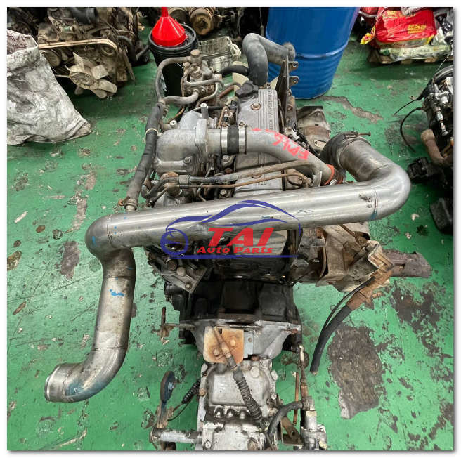 Nissan Atlas FD42 FD46 FD46 Turbo Engine Assembly With 2WD Manual Gearbox